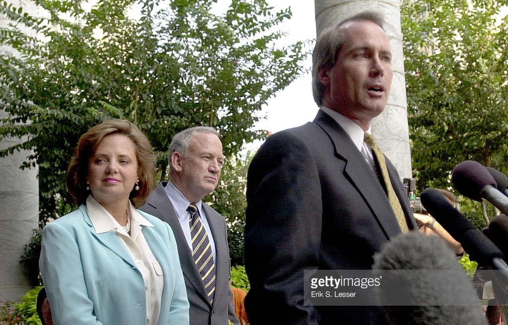 Lin Wood’s Twitter Meltdown | #SHAKEDOWN